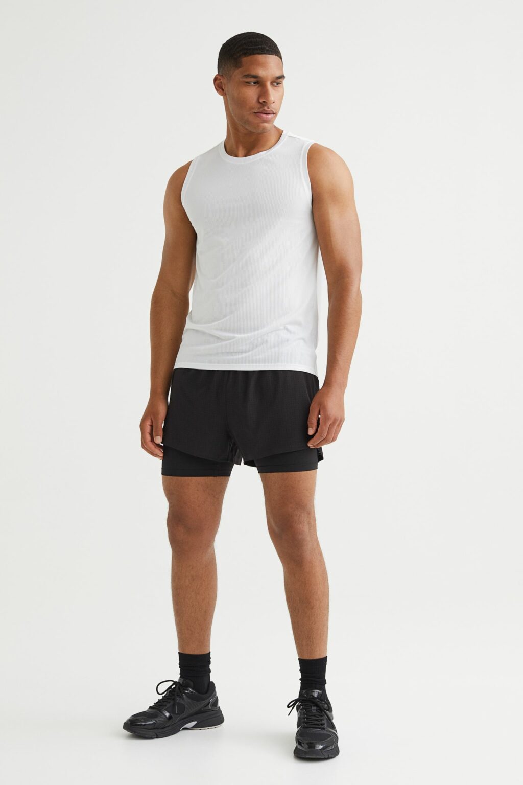 Débardeur : Le marcel, « tee shirt » de l’année 2023